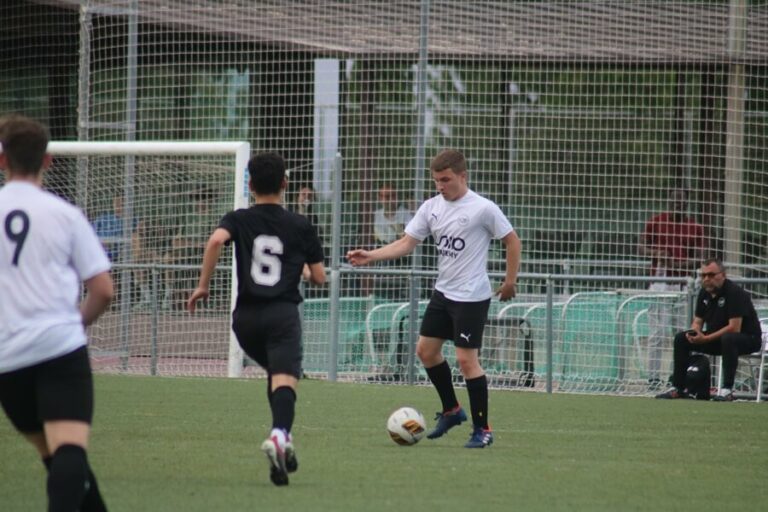 CÓMO SER UN BUEN DEFENSA DE FÚTBOL