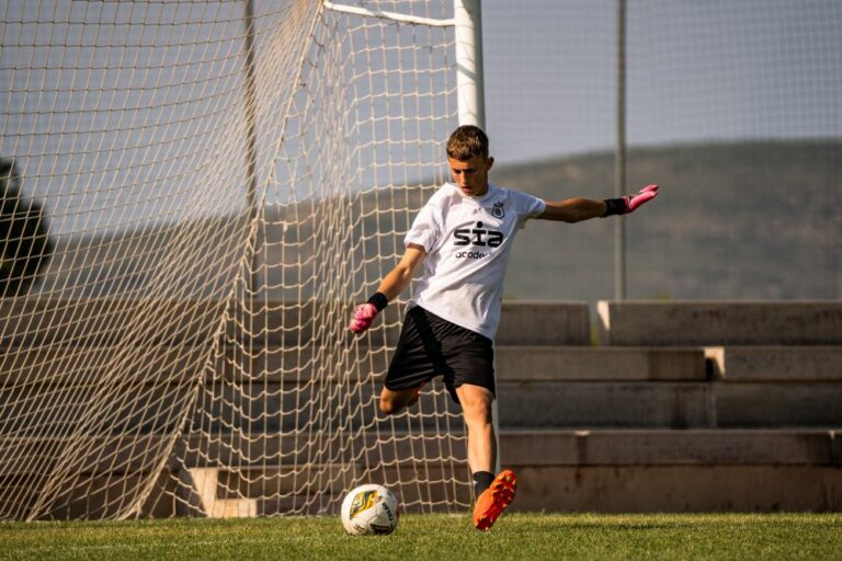 PHYSICAL PREPARATION FOR FOOTBALL GOALKEEPERS