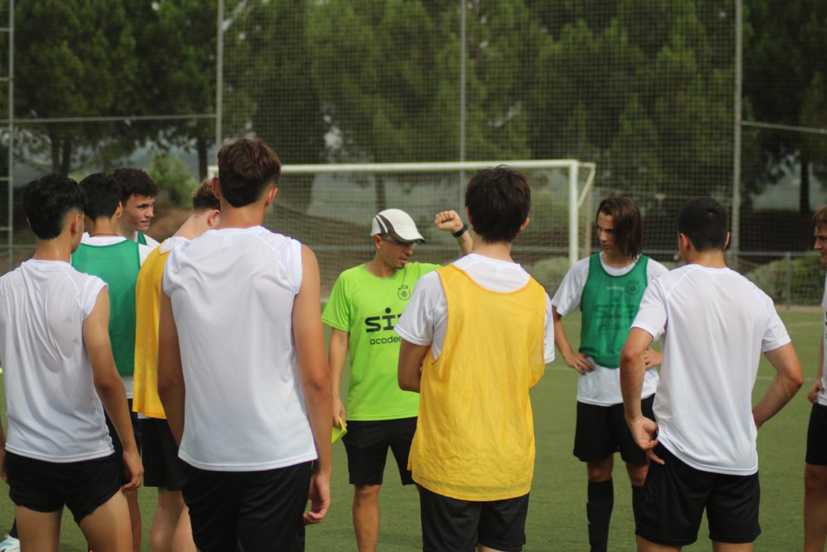 SPORT METHODOLOGY IN FOOTBALL AND ITS BASES