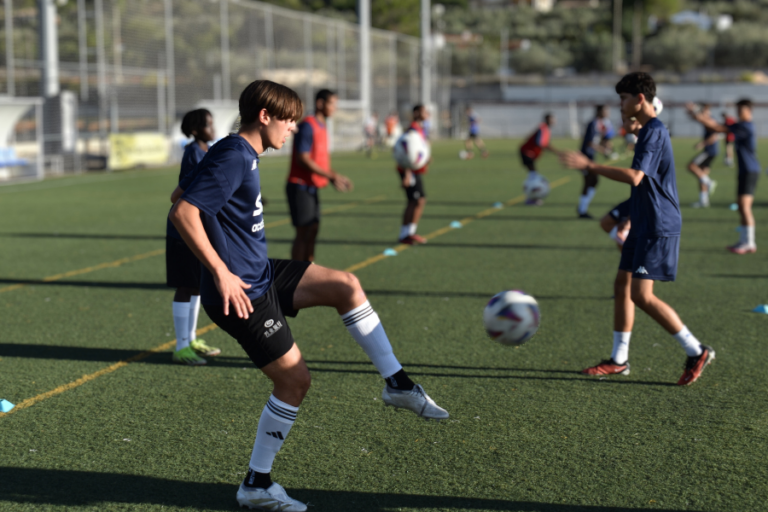 The relationship between technique and tactics in football