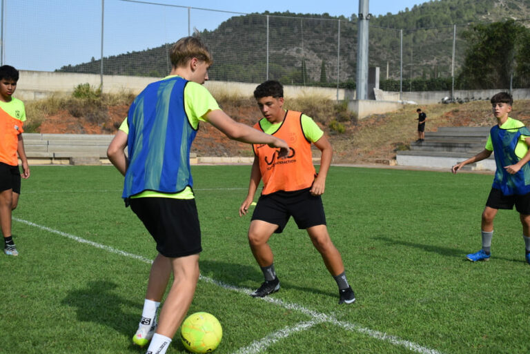Dribbling in football: Top 6 best exercises to improve