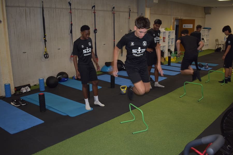 Top 6 physical factors that differentiate an elite football player